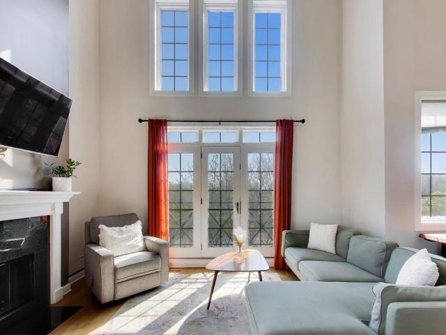 4210 N California Avenue # 3N