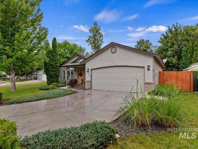 4210 E Carnation Ct