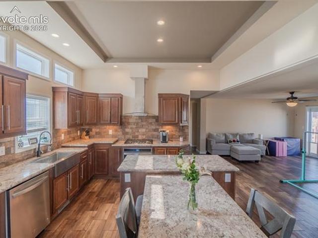 4210 Gray Fox Heights