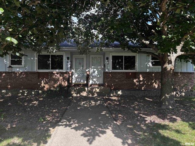 4210 4 N Columbus Ave, Peoria, IL 61614