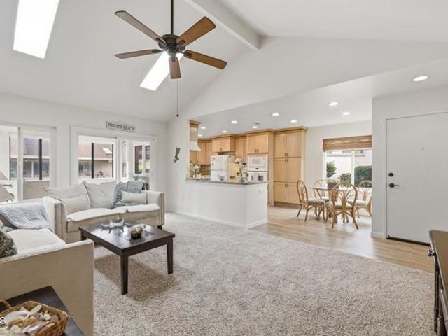 42110 Village 42, Camarillo, CA 93012