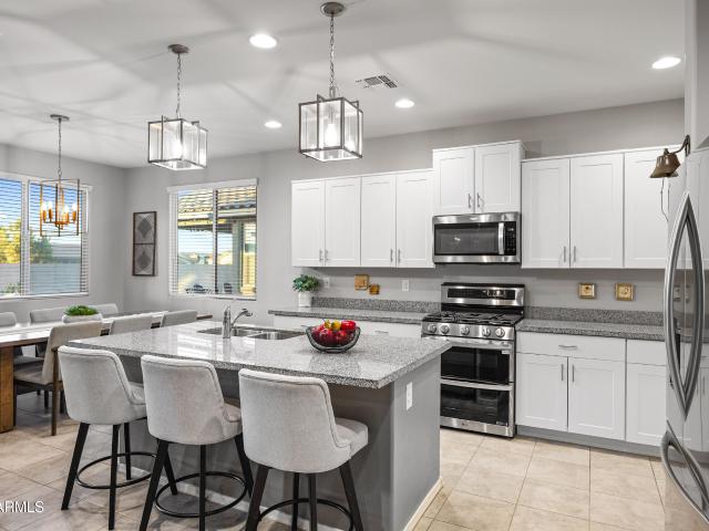 42110 W Morning Glory Way