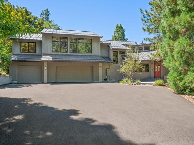 4211 NW Lower Village Rd, Bend, OR 97703