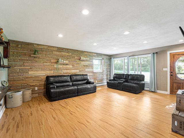 4211 County Road Kw