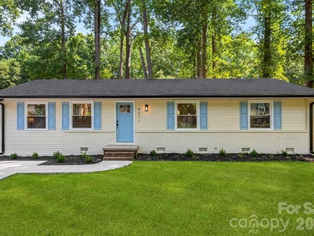 4211 Dunwoody Dr, Charlotte, NC 28215