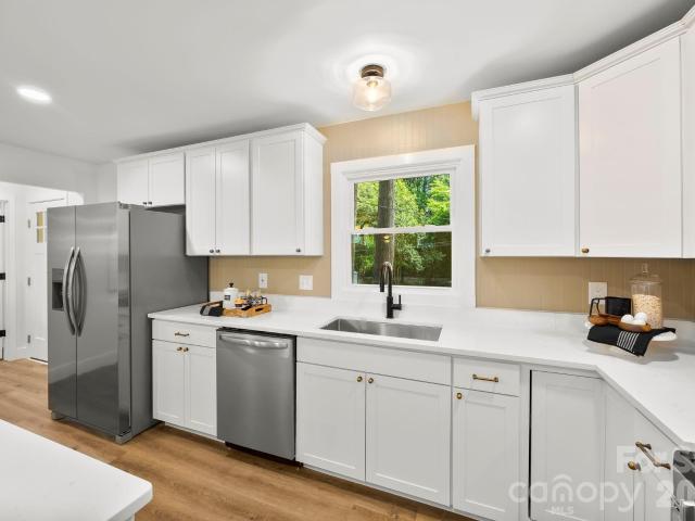 4211 Dunwoody Drive