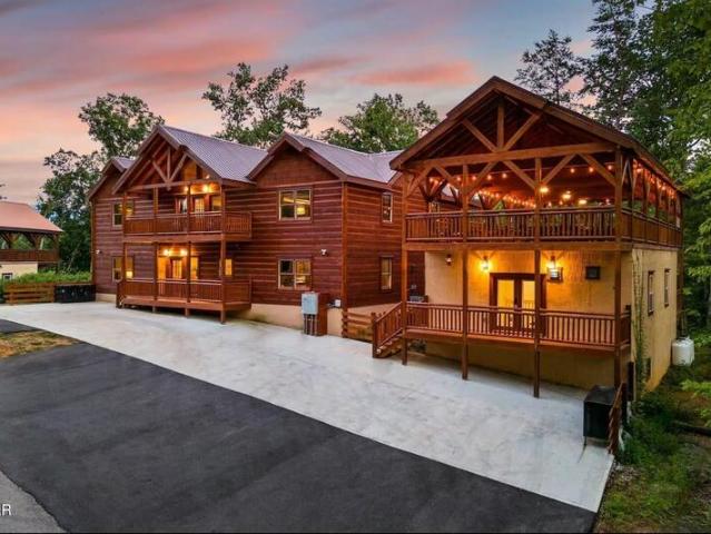 4211 Dollys Drive, Sevierville, TN 37876