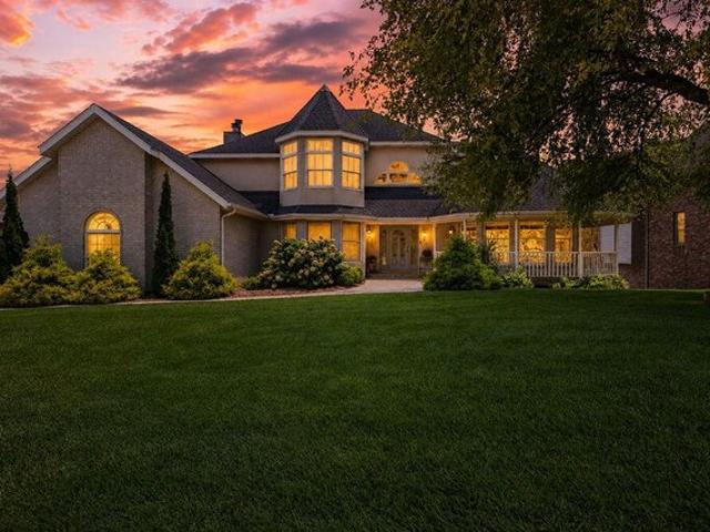 4211 Greenbriar Dr, Nixa, MO 65714
