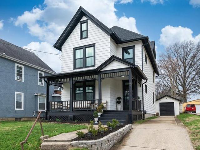 4211 Smith Rd, Norwood, OH 45212