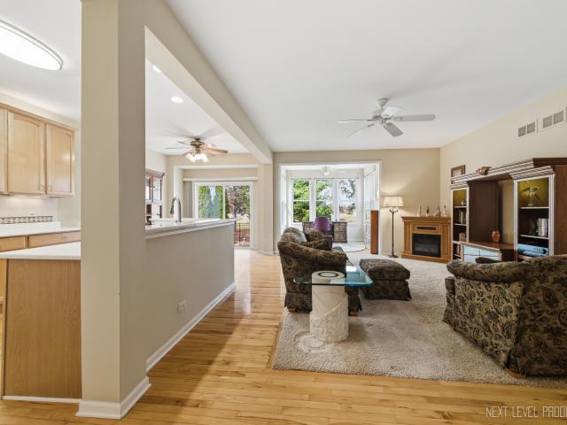 4211 Whitehall Ln, Algonquin, IL 60102 | MLS #12575