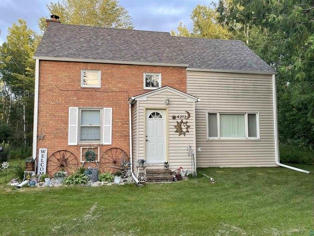 4212 Ugstad Rd, Hermantown, MN 55811