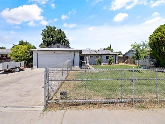 4212 W Whitendale Ave, Visalia, CA 93277