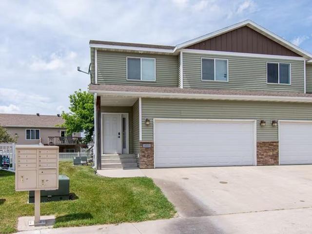 4213 51st St S, Fargo, ND 58104