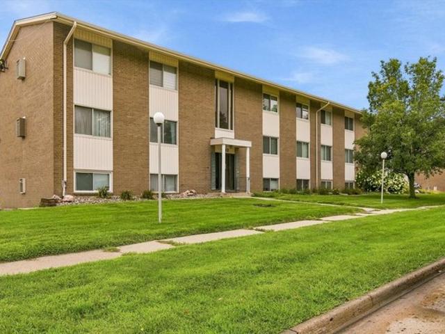 4213 62nd St Apt 6, Urbandale, IA 50322