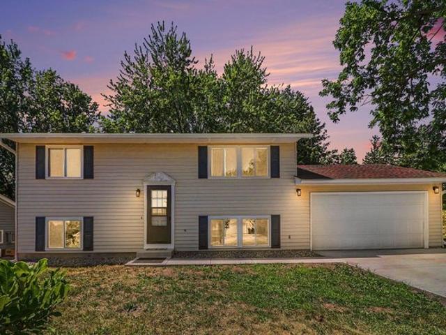 421 3rd Ave SW, Lonsdale, MN 55046