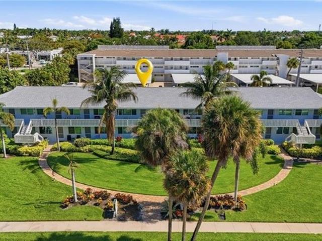 421 12th Ave S Apt A4, Naples, FL 34102