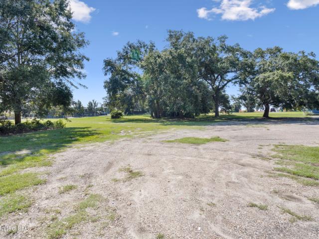 421 16th St, Gulfport, MS 39507 | MLS #4090