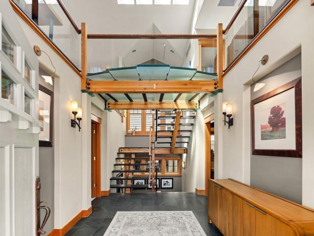 421 2nd Street W