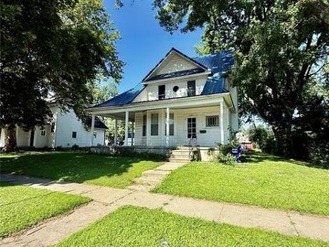 421 4th Ave S, Washington, IA 52352