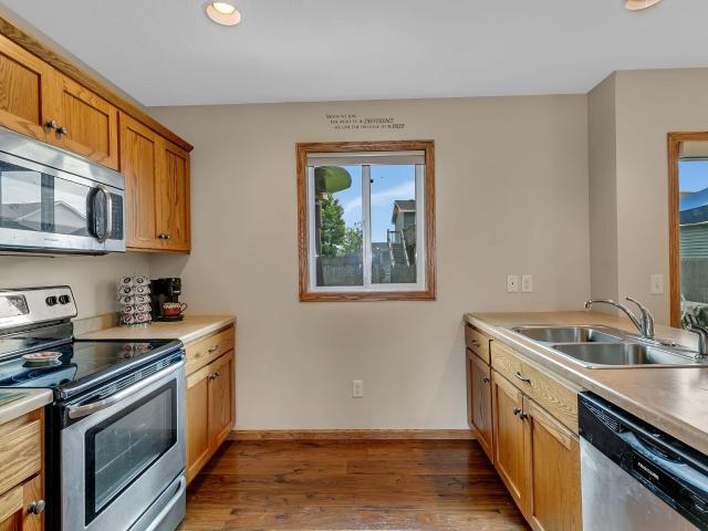 421 4th Avenue SE