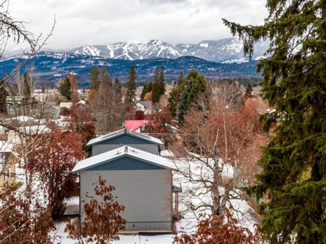 421 4th St W, Whitefish, MT 59937