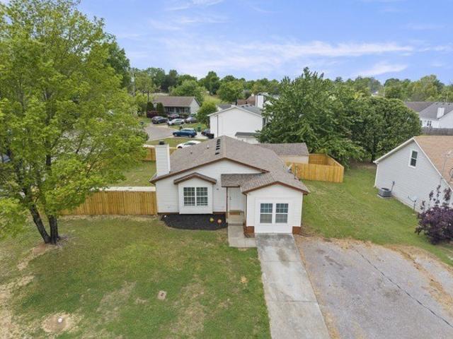 421 Cedar Park Cir, La Vergne, TN 37086