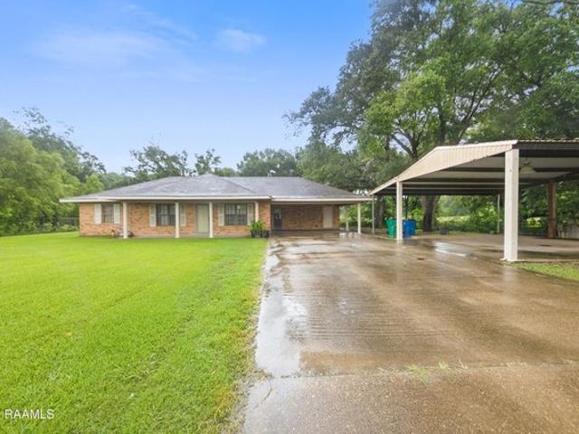 421 Chachere Ln, Church Point, LA 70525