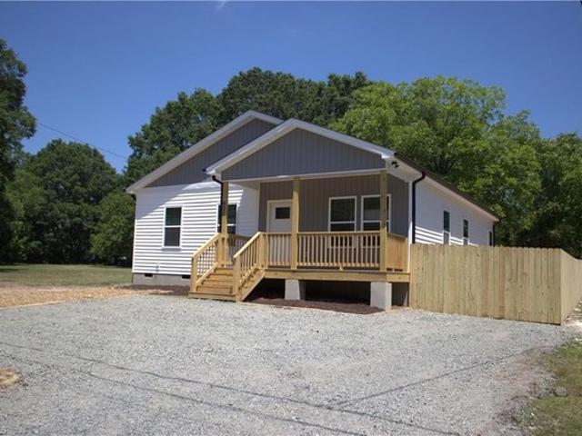 421 Crater St, Burlington, NC 27217