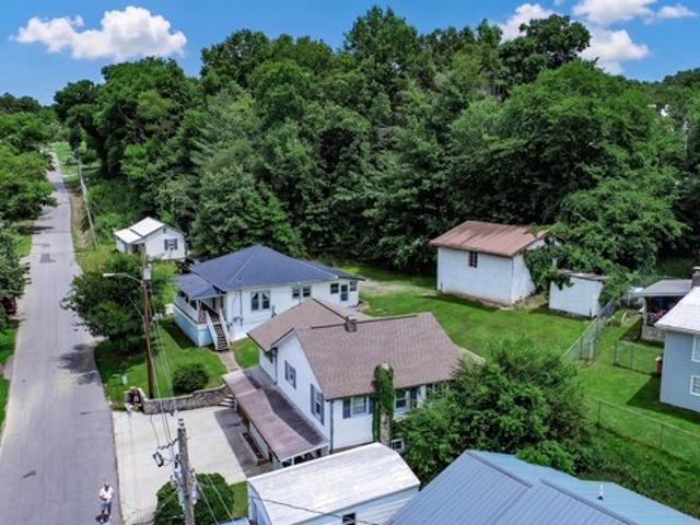 421 and 429 Duncan St, Newport, TN 37821
