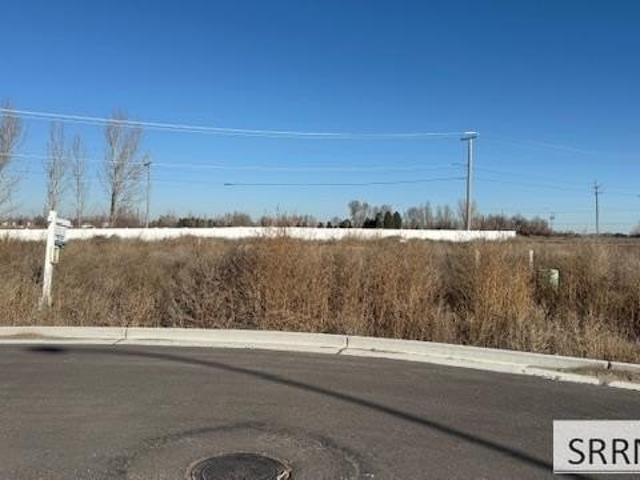 421 Birdie Thompson Dr, Idaho Falls, ID 83401