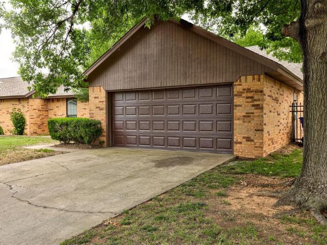 421 Golden Oaks Drive
