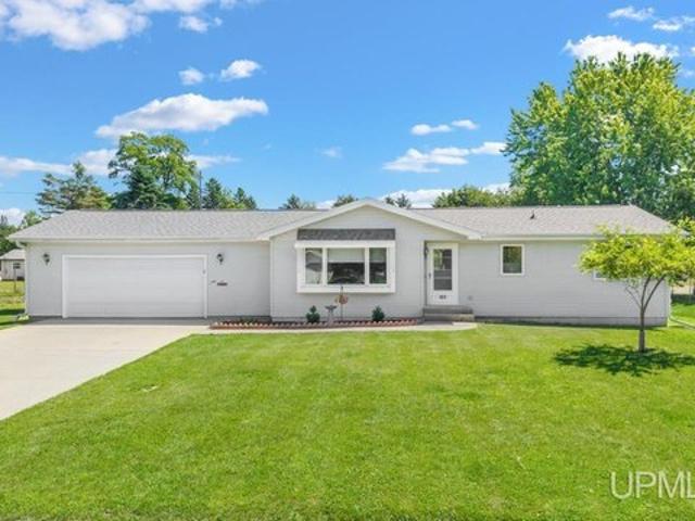 421 Grant St, Kingsford, MI 49802