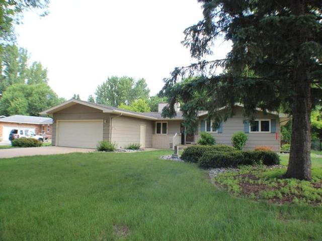 421 Dale Ave, Moorhead, MN 56560