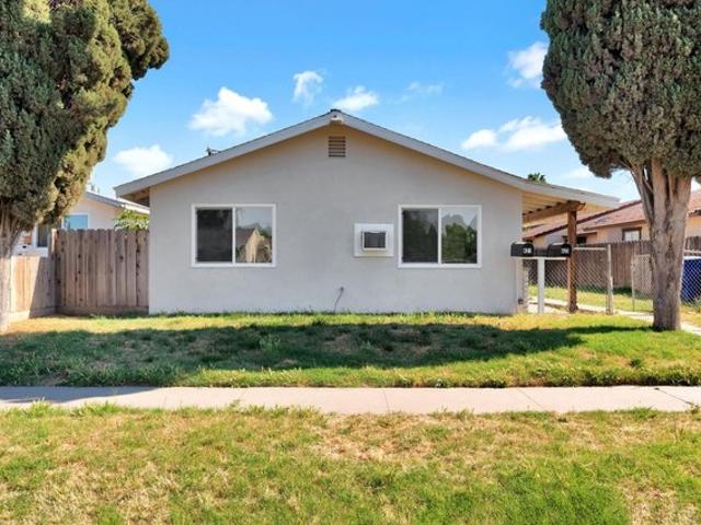 421 E 11th St, Hanford, CA 93230