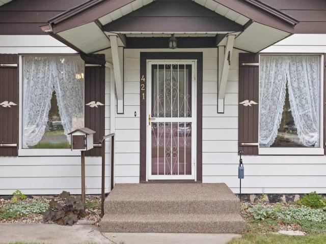 421 E Ave E