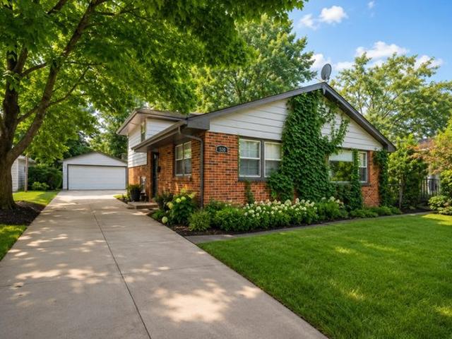 421 E Courtland St, Mundelein, IL 60060