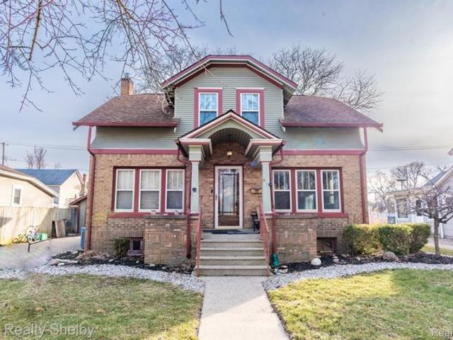421 E Clinton St, Howell, MI 48843