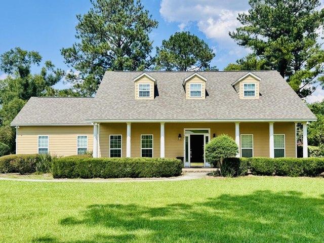 421 E Drake Dr, Douglas, GA 31535