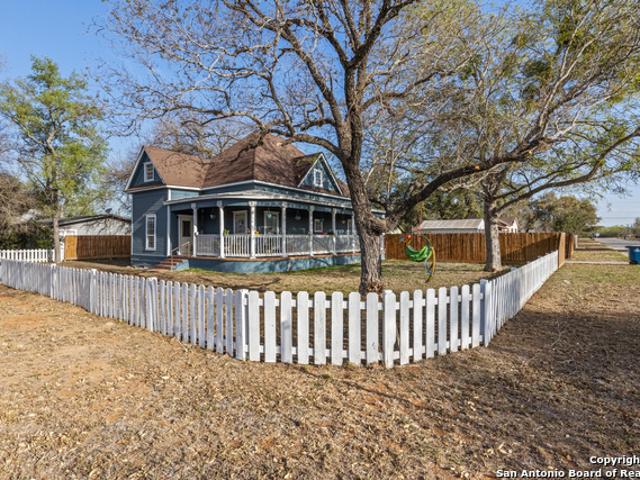 421 E Rio Grande