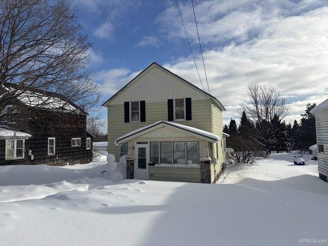 421 Kennedy St, Ironwood, MI 49938
