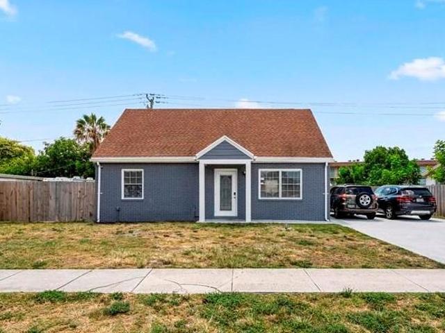 421 Kirk Rd, Palm Springs, FL 33461