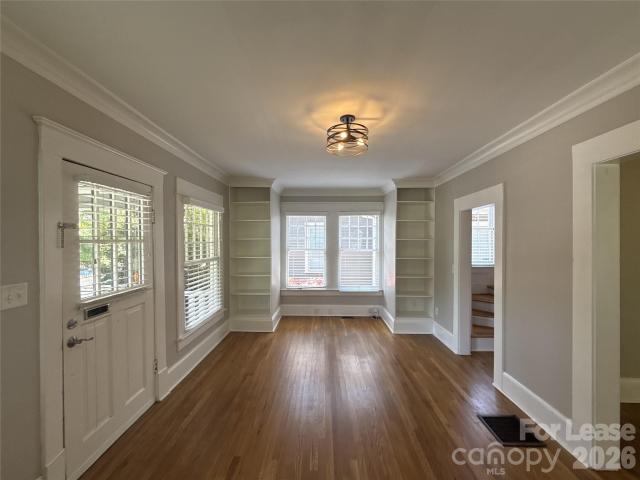 421 Hawthorne Lane