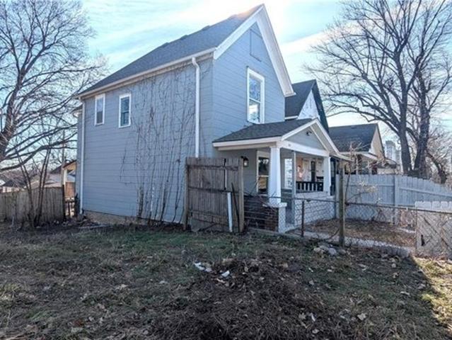 421 Hardesty Ave, Kansas City, MO 64124