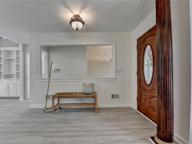 421 Oakleaf Trail