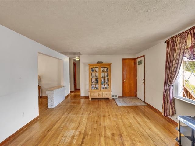 421 Orchard Dr