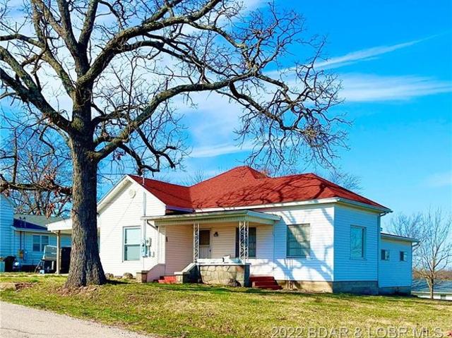 421 Lombar St, Iberia, MO 65486