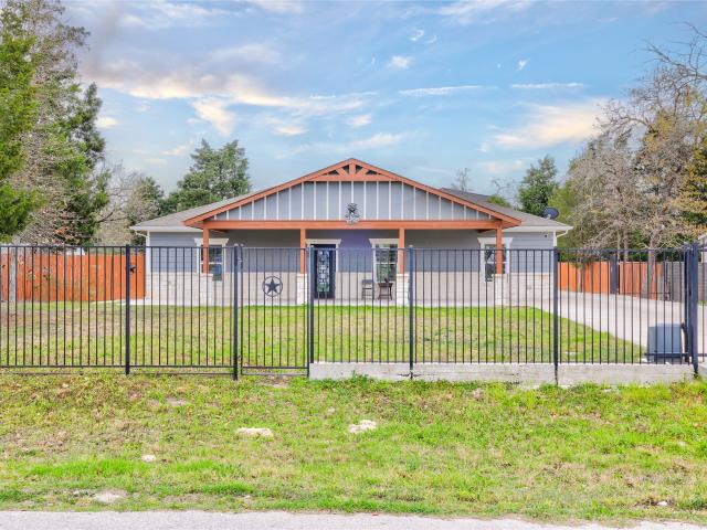 421 Las Lomas Dr, Elgin, TX 78621 | MLS #7190