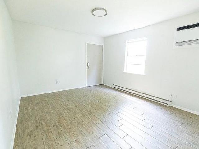 421 Lily St, Greenville, SC 29617