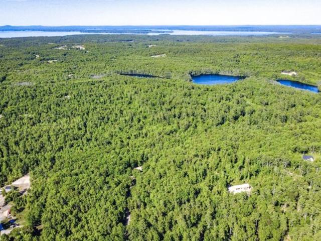 421 Middle Rd, Standish, ME 04085