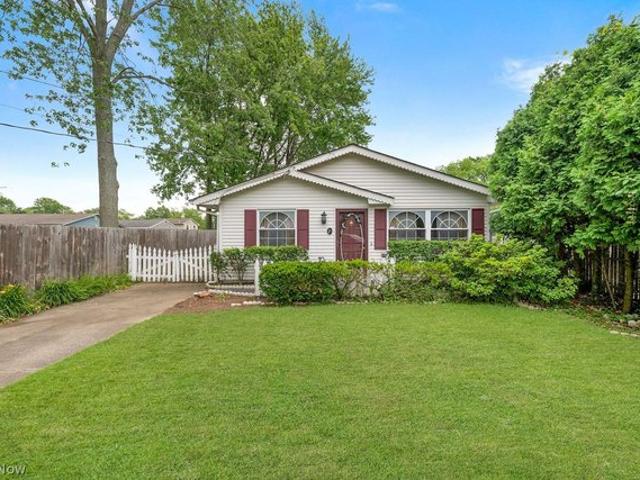 421 Murphy Ave, Grand River, OH 44045
